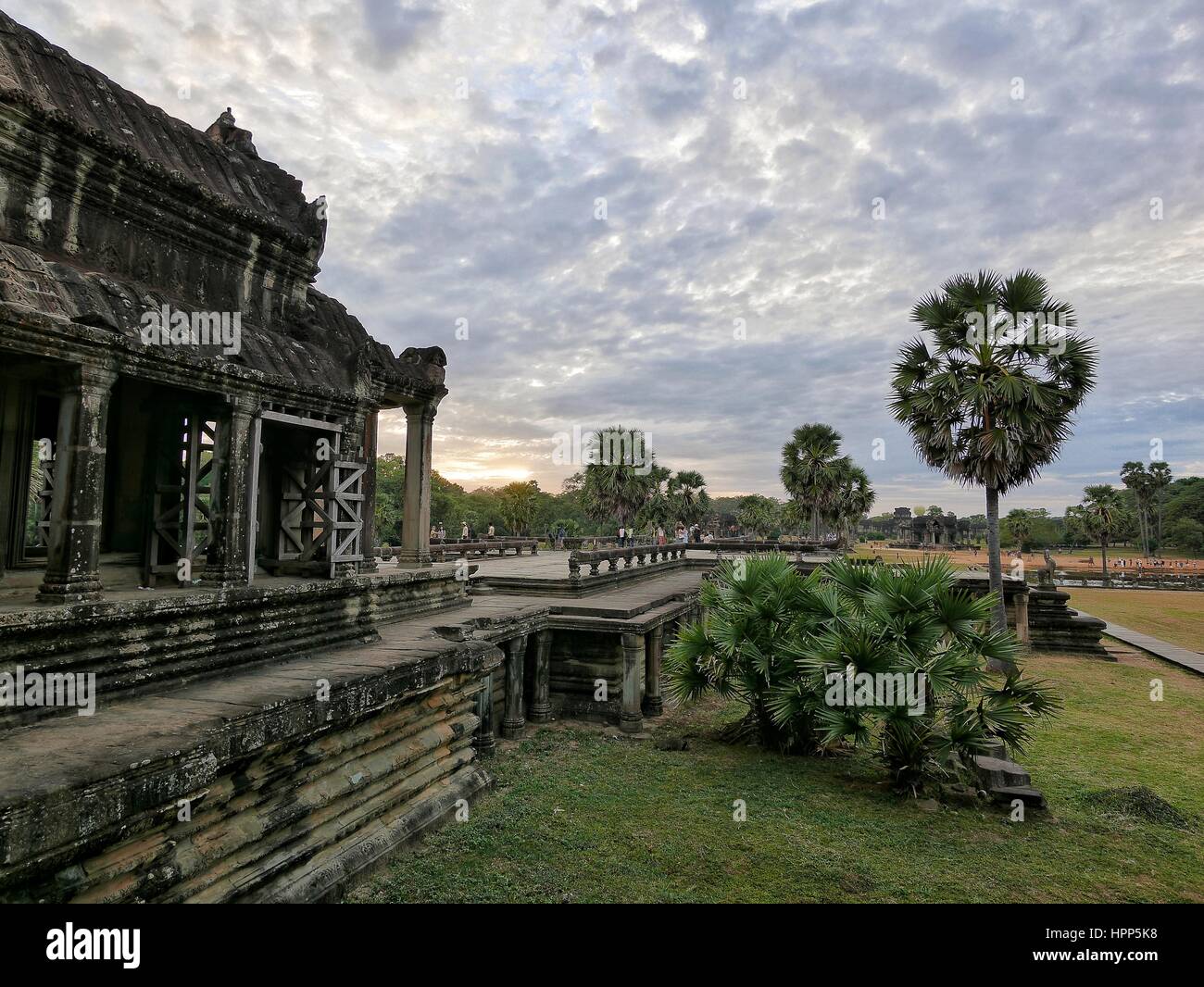 Patio inner courtyard view to the sunset at angkor wat Stock Photo - Alamy
