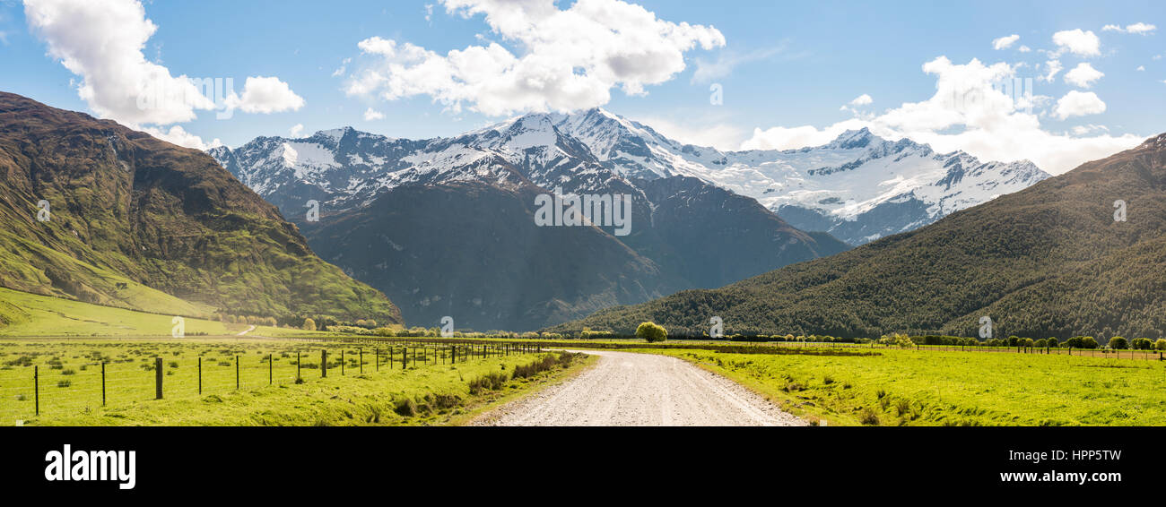 Matukituki Valley, Road to Mount Aspiring, Mount Aspiring National Park ...