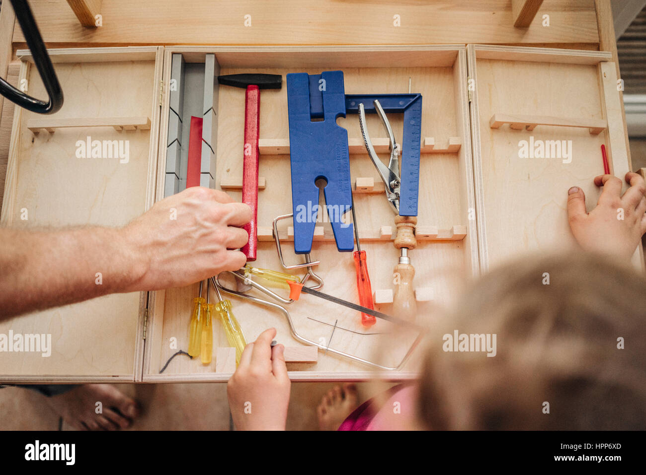 Father daughter working tools hi-res stock photography and images - Alamy