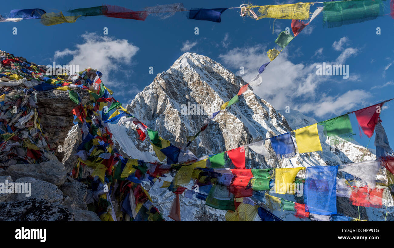 Nepal, Himalaya, Khumbu, Everest region, prayer flags and Pumori Stock Photo - Alamy
