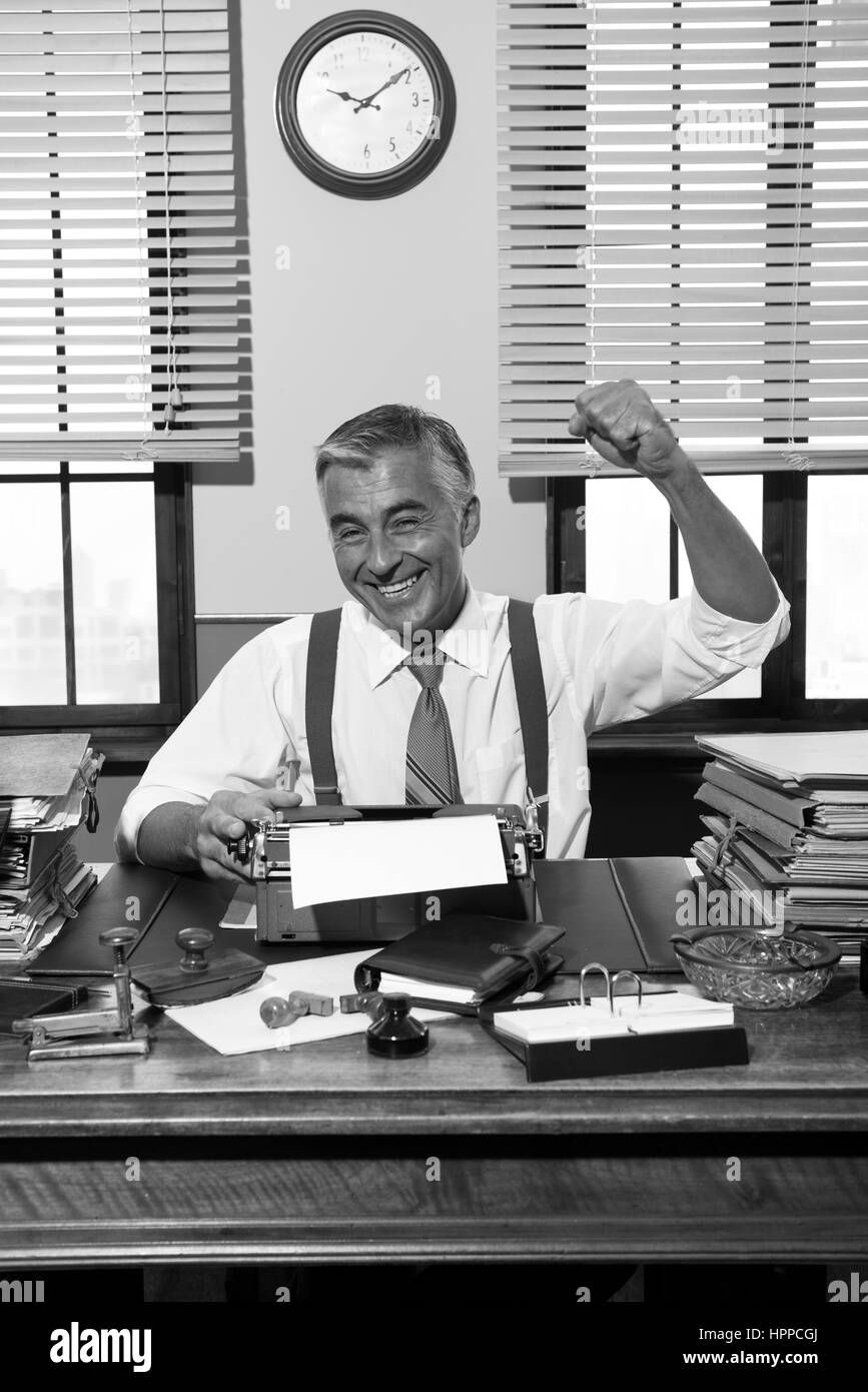 1950s style reporter working hi-res stock photography and images - Alamy