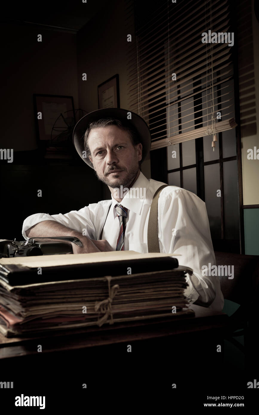 Typewriter 1950s man hi-res stock photography and images - Alamy