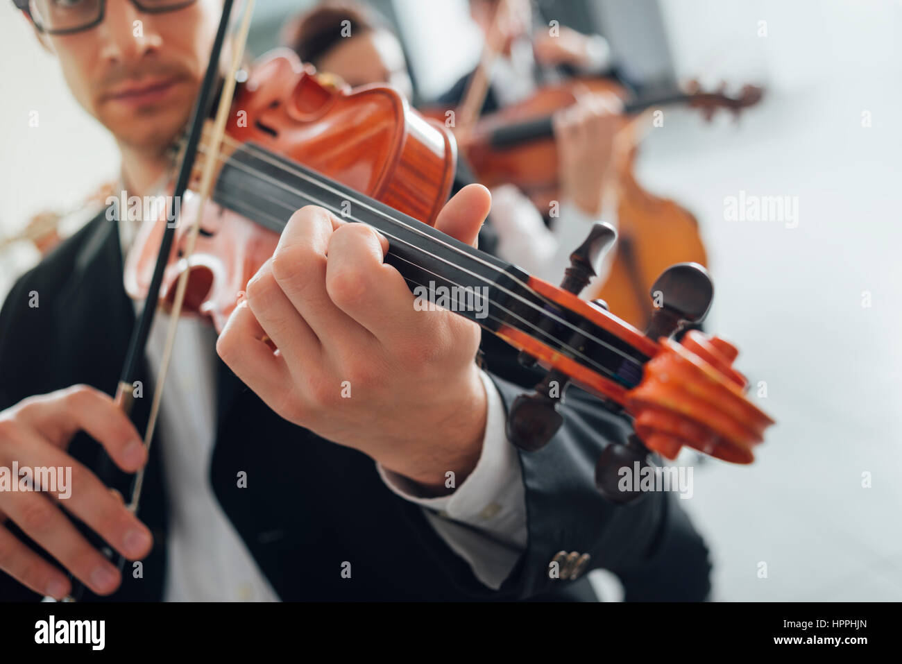 Male violin player professional hi-res stock photography and images - Alamy