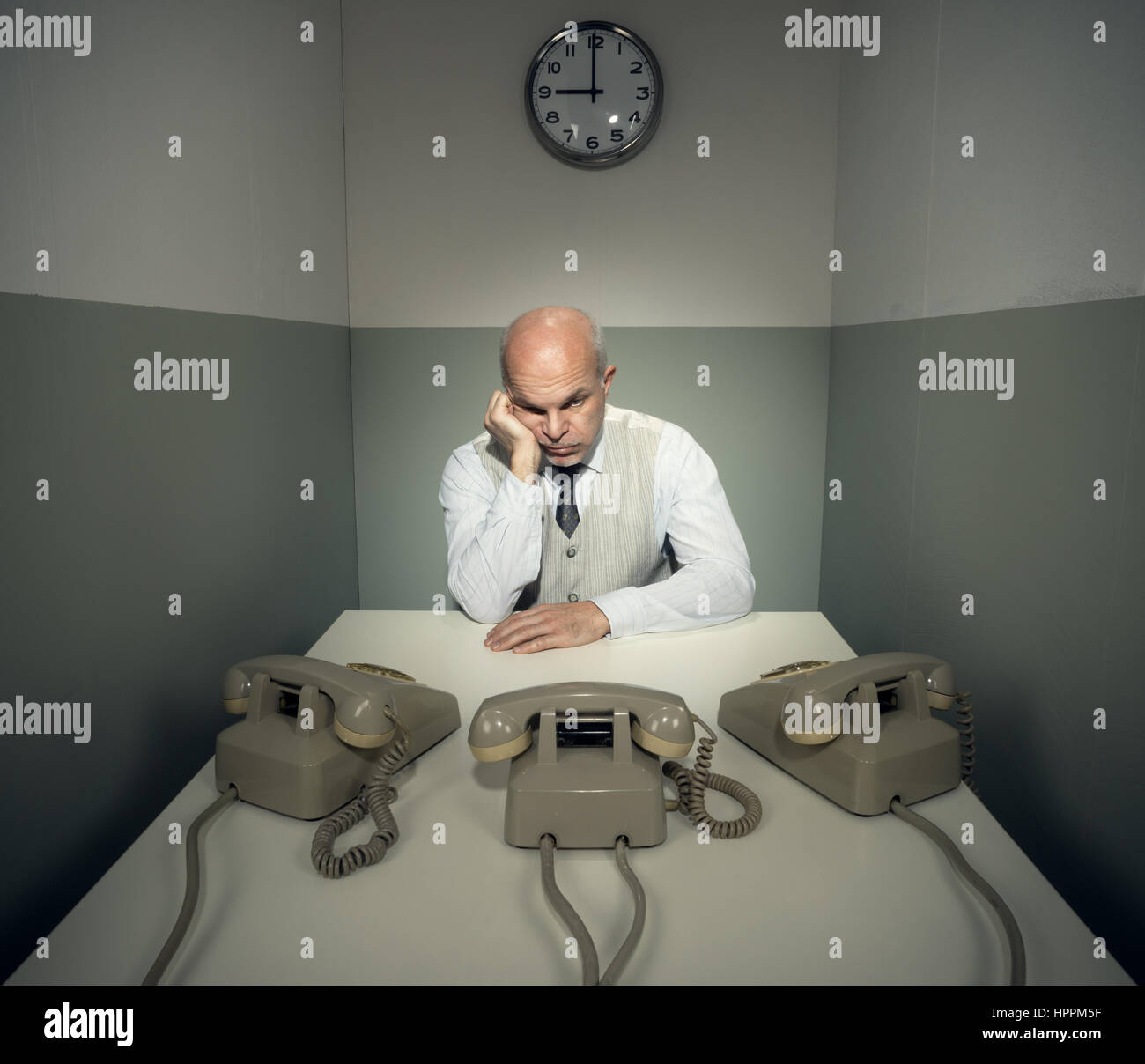 Phone call waiting bored hi-res stock photography and images - Alamy