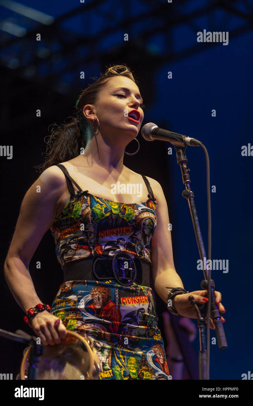 Imelda may irish rockabilly singer hi-res stock photography and images ...