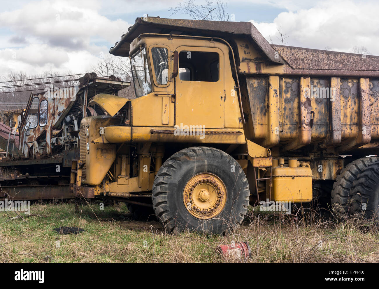 Abandoned construction equipment hi-res stock photography and images ...