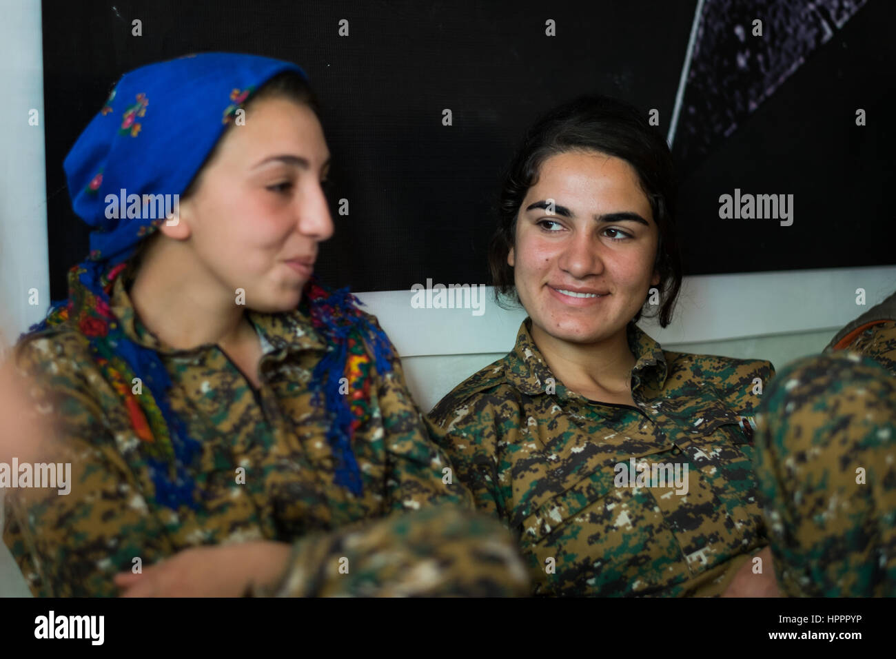 Yazidi Woman Stock Photos & Yazidi Woman Stock Images - Alamy