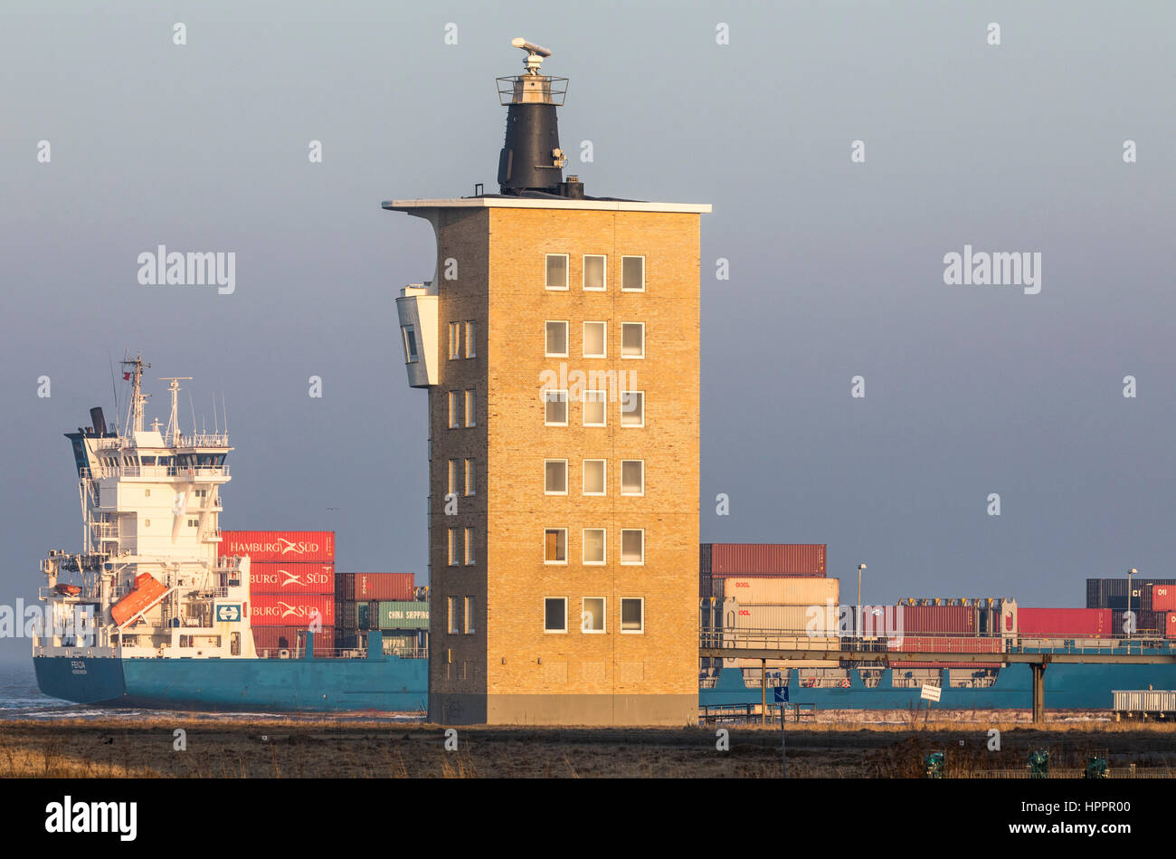 Ship radar antenna hi-res stock photography and images - Alamy
