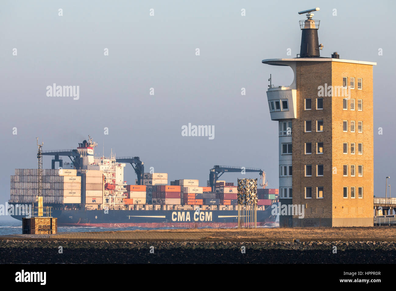 Ship radar antenna hi-res stock photography and images - Alamy