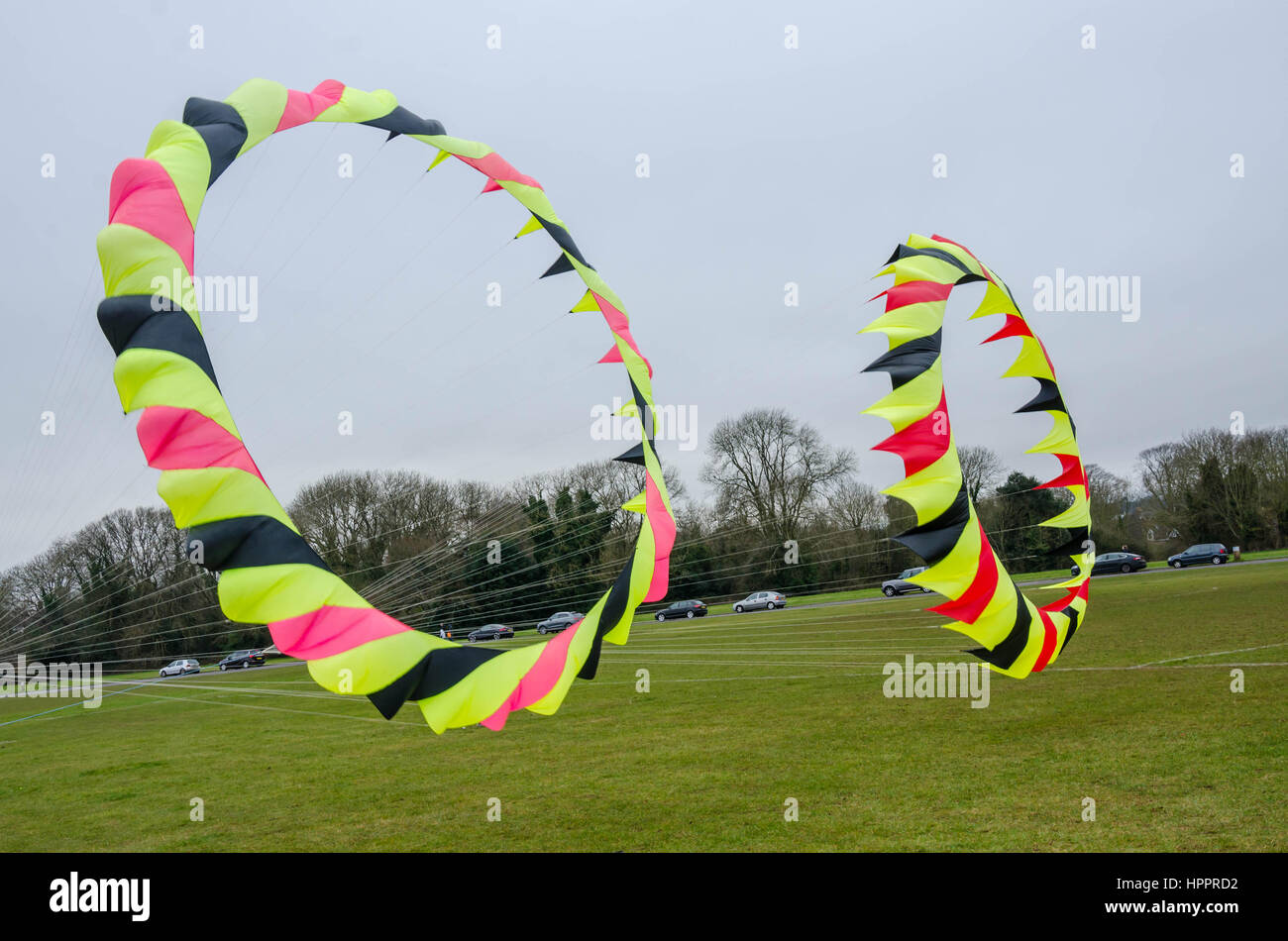 Circular kites hi-res stock photography and images - Alamy