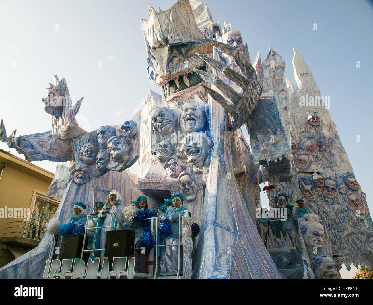 Giant float in carnival parade hi-res stock photography and images - Alamy