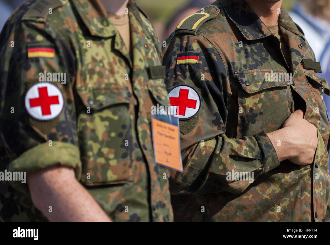 Old army ambulance hi-res stock photography and images - Alamy