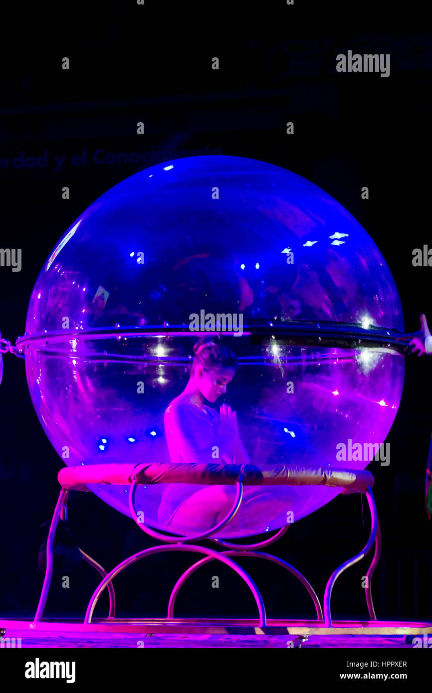 Young woman performing Aerial Bubble Act. Jumbo Circus Stock Photo - Alamy