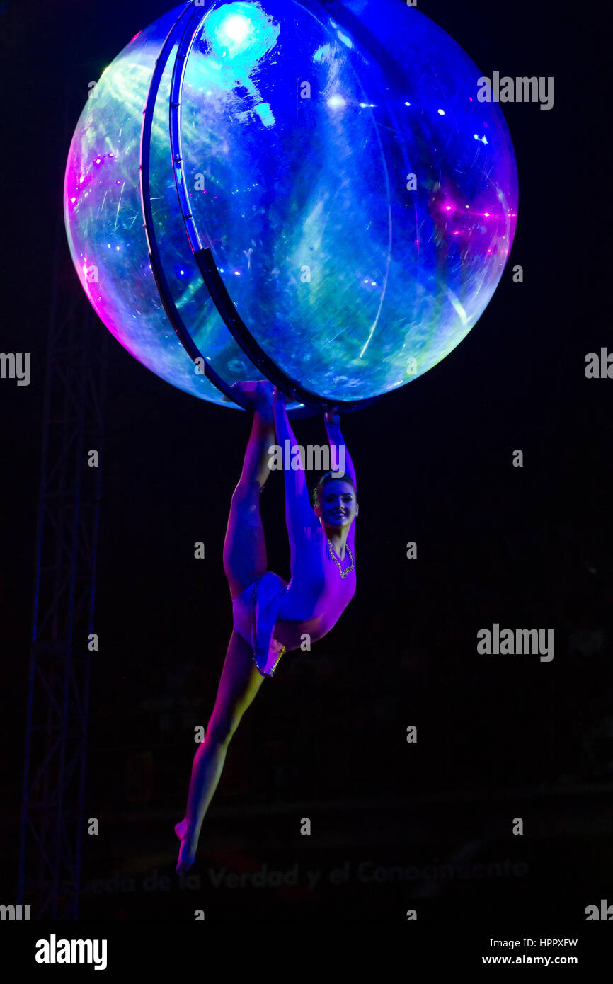 Girl performing circus show hi-res stock photography and images - Alamy