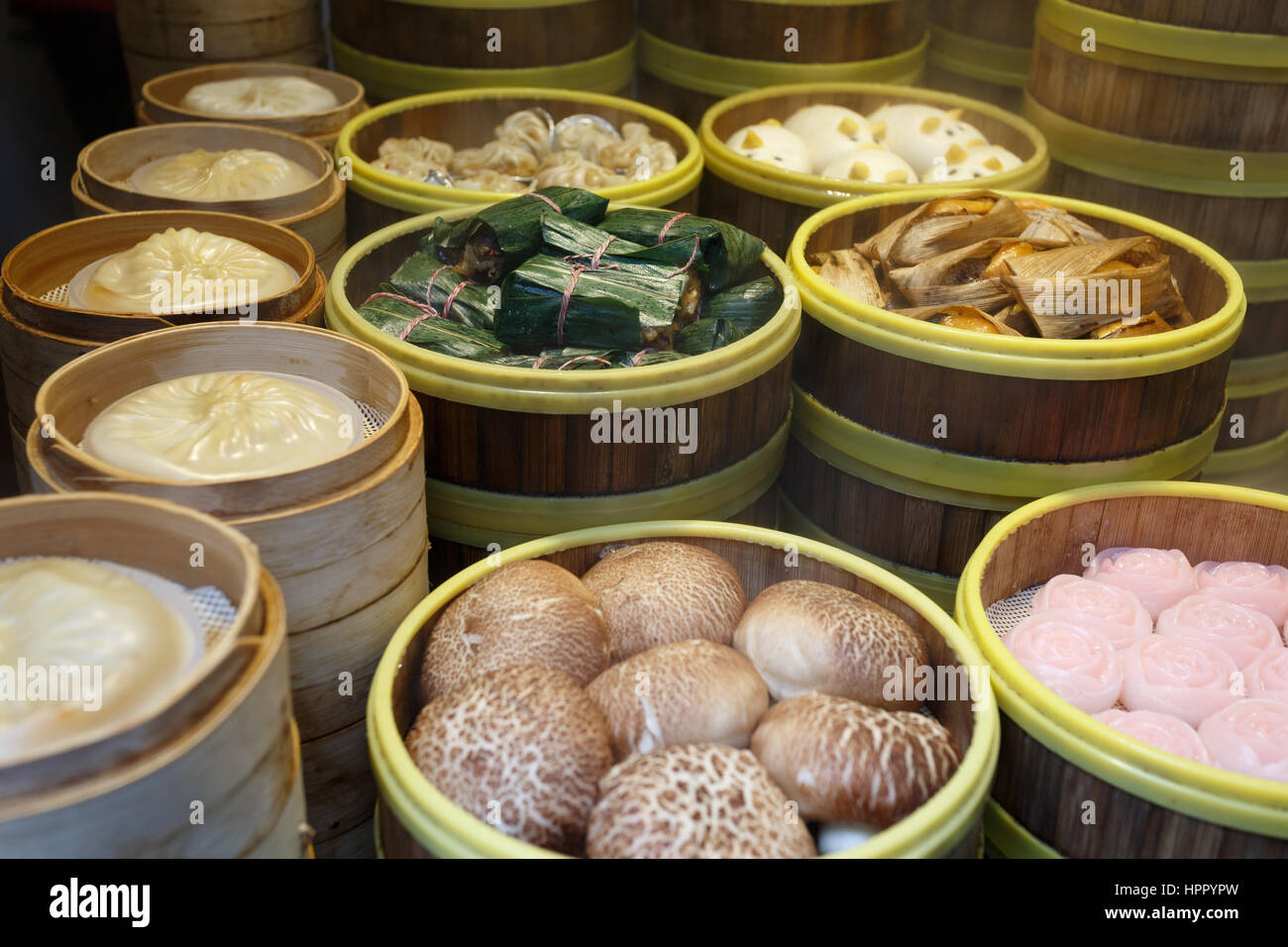 Shanghai snacks in the steamer Stock Photo - Alamy
