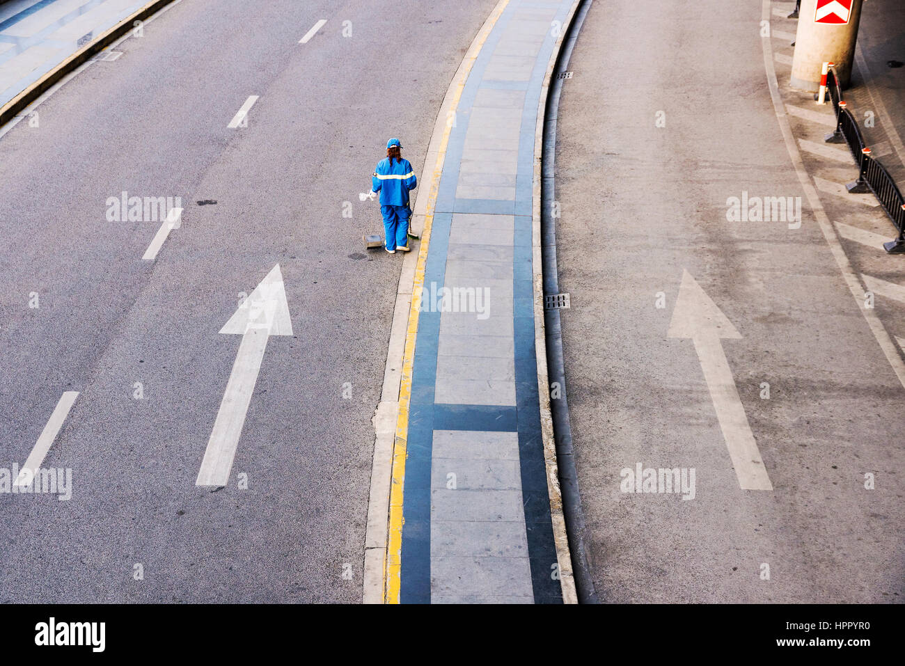 Chinese street cleaning hi-res stock photography and images - Alamy