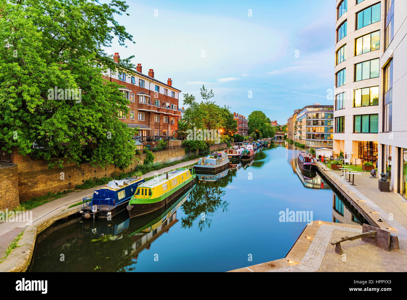 Kings cross hi-res stock photography and images - Alamy
