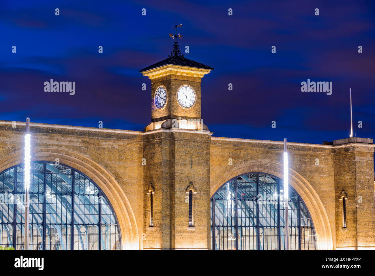 Kings cross station architecture hi-res stock photography and images ...