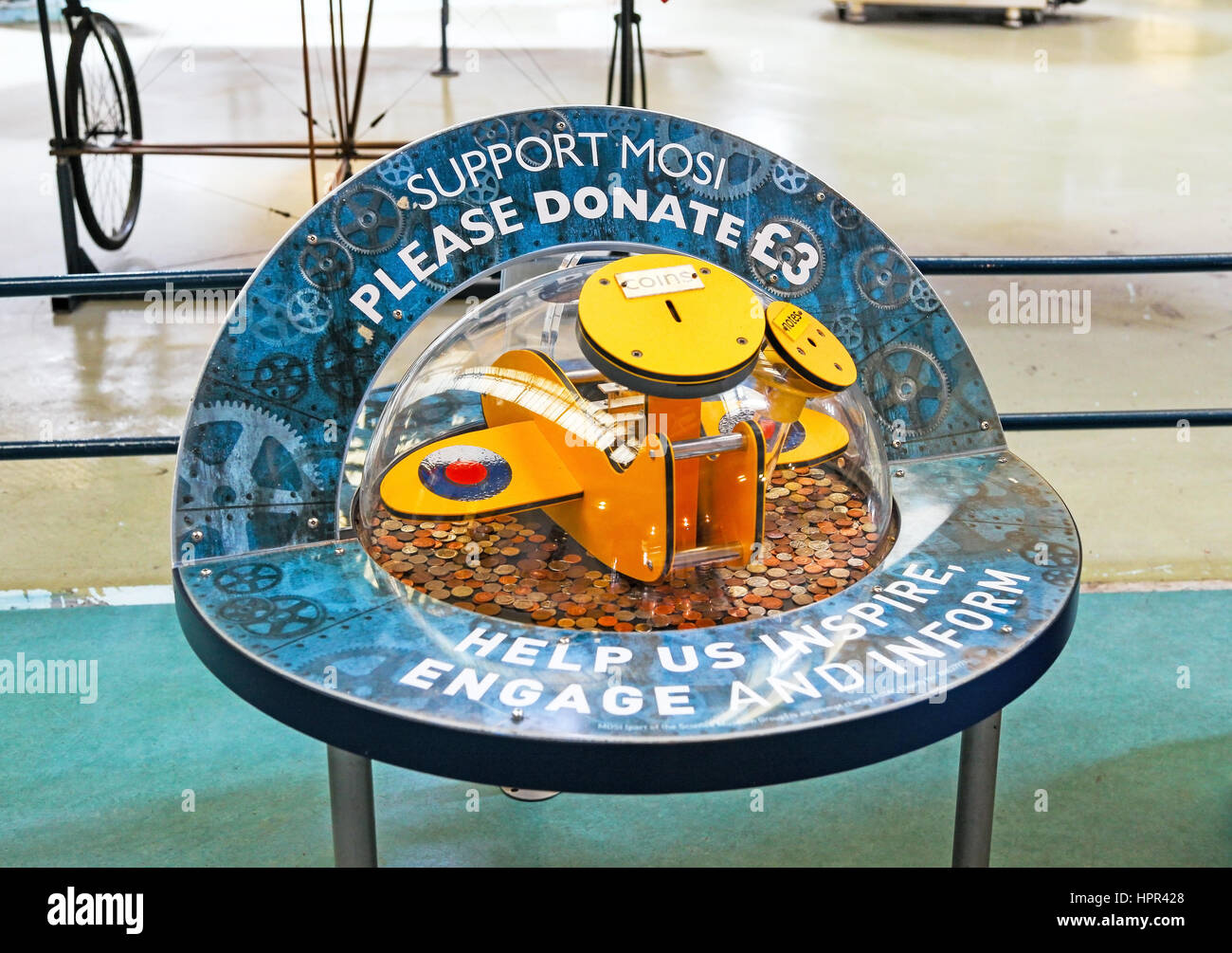 Donation point hi-res stock photography and images - Alamy