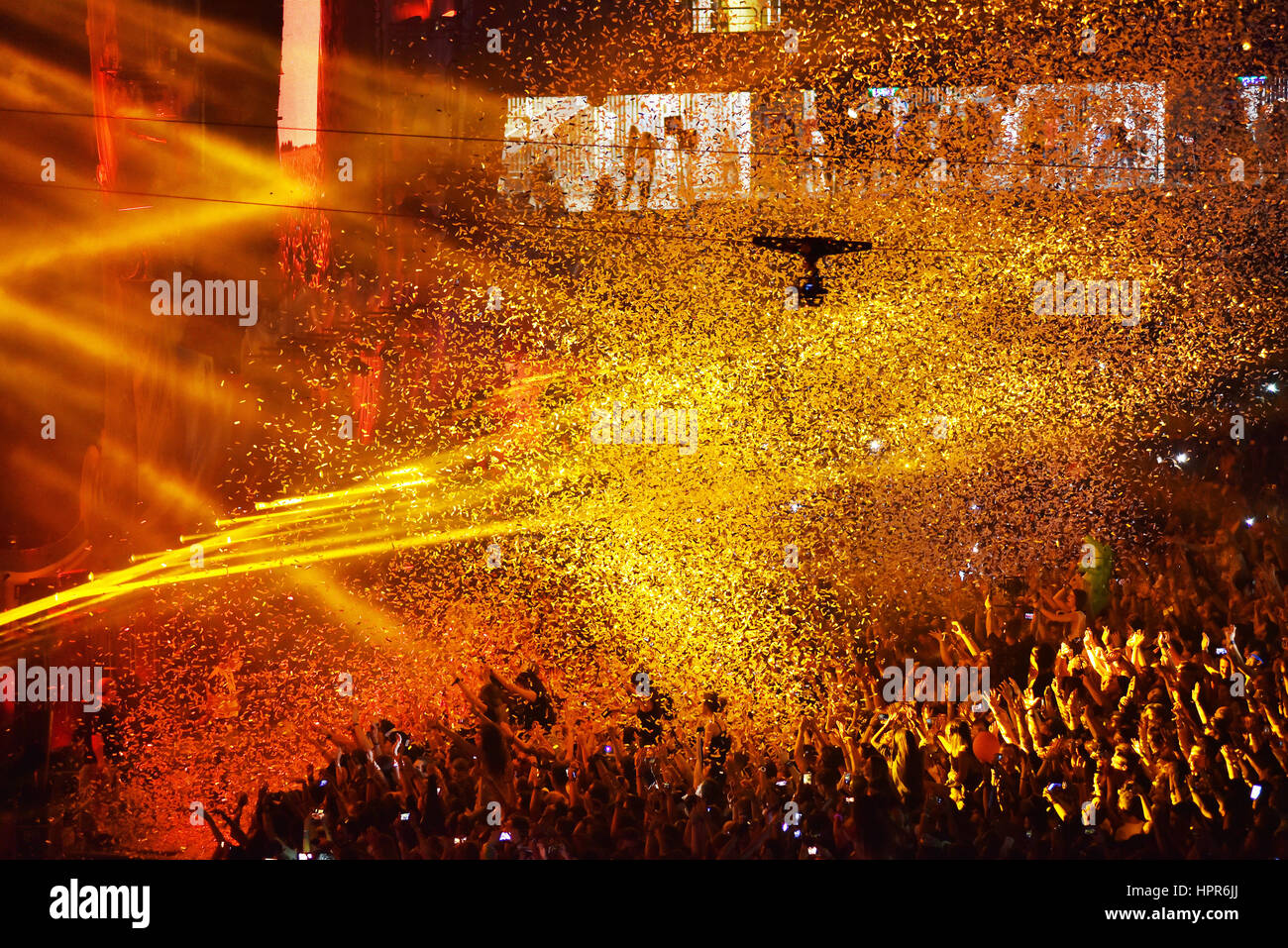 CLUJ-NAPOCA, ROMANIA - AUGUST 7, 2016: Confetti cannons throwing ...