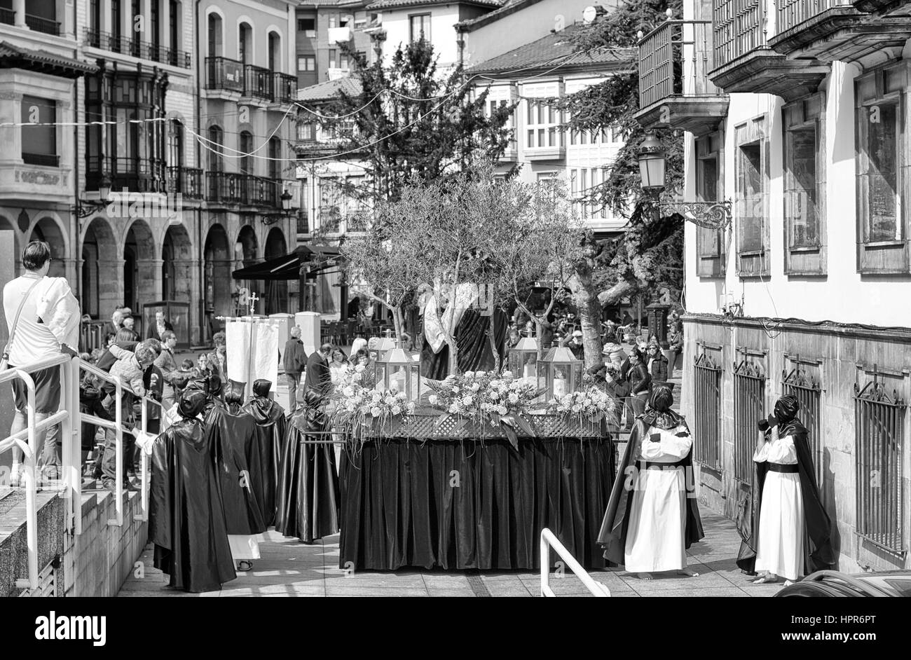 Holy week crowd hi-res stock photography and images - Alamy