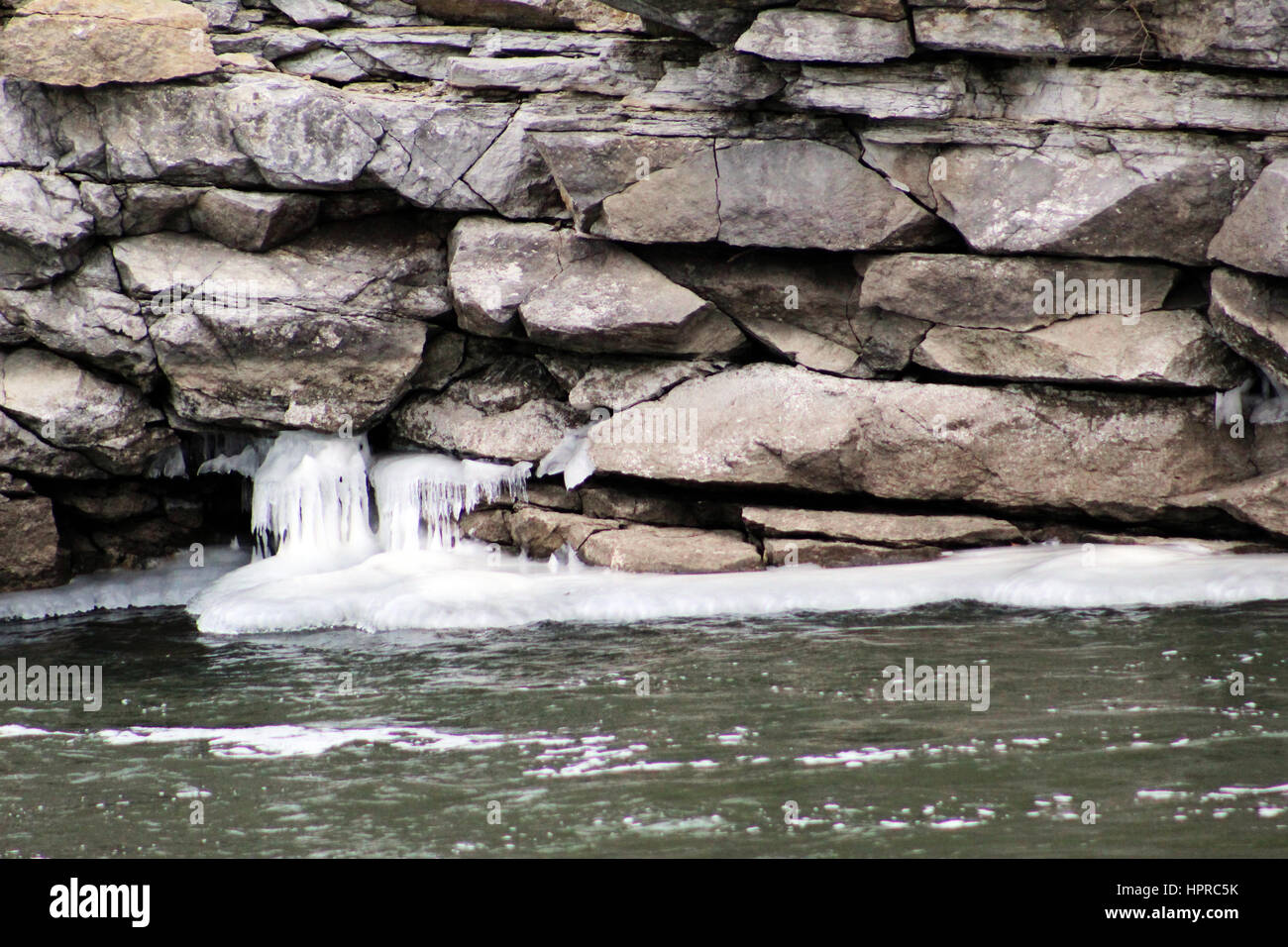 Stacked rocks wall hi-res stock photography and images - Alamy