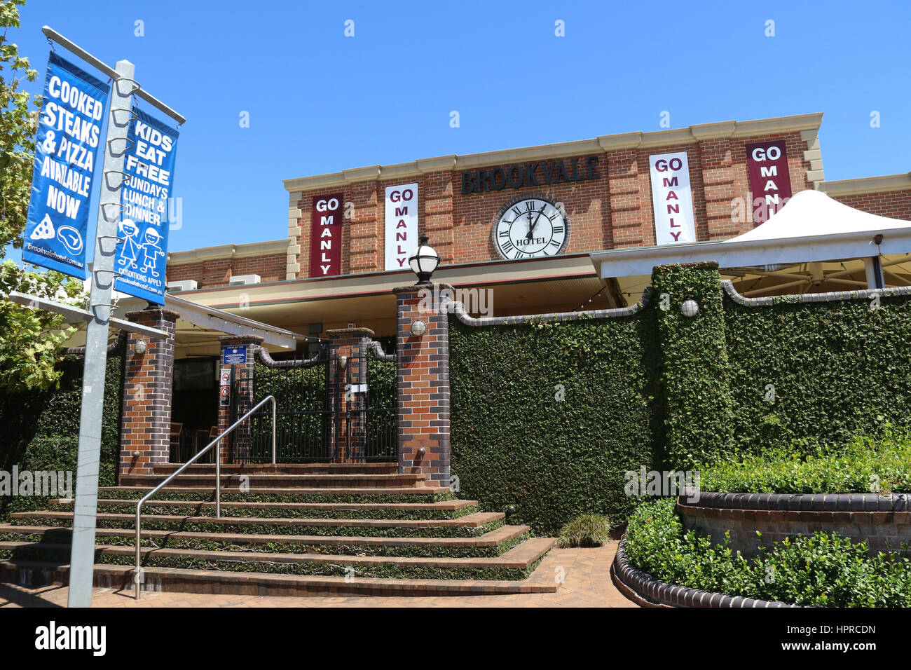 Brookvale Hotel, Pittwater Road, Brookvale Stock Photo - Alamy
