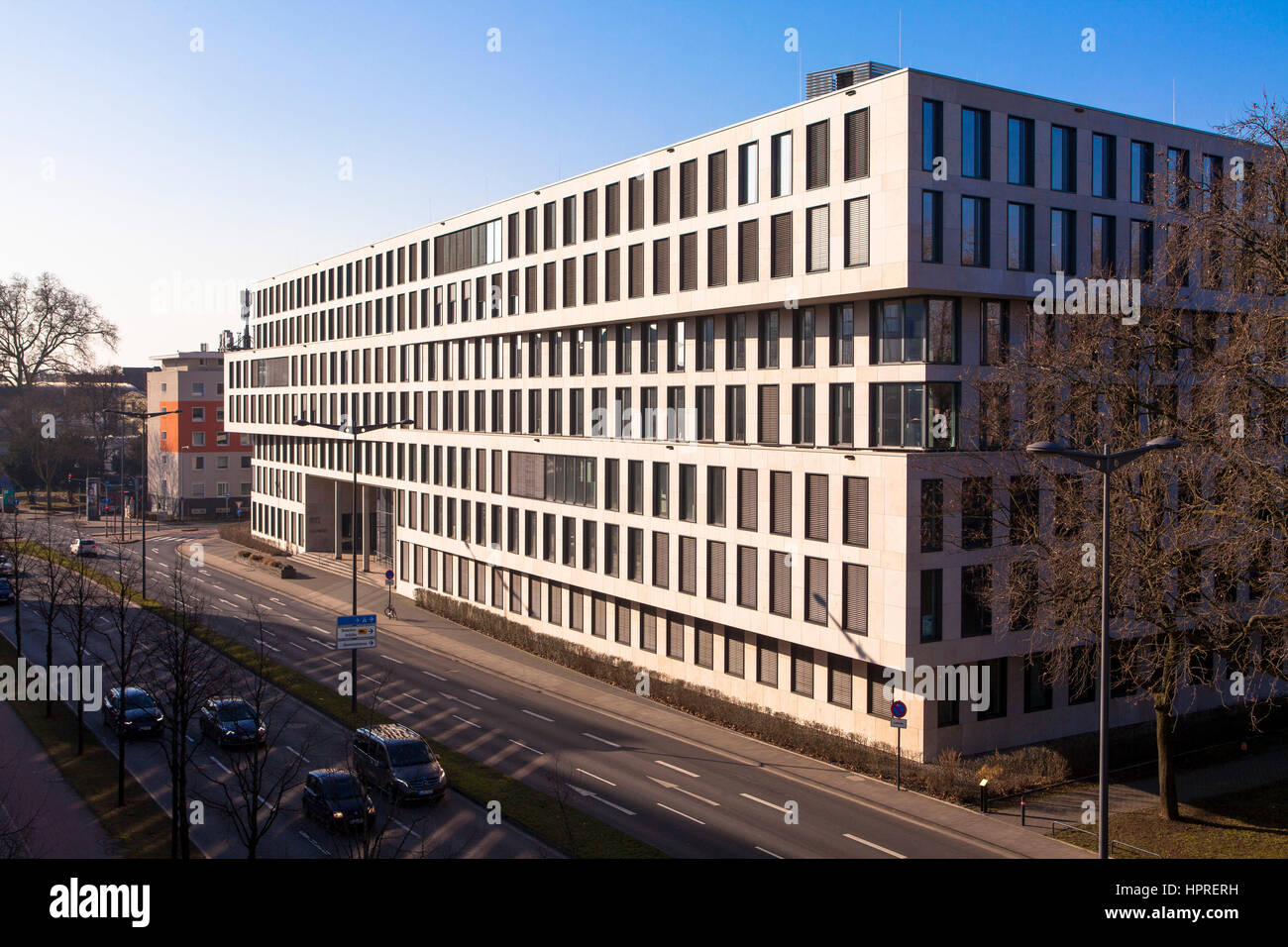 Office building europe hi-res stock photography and images - Alamy