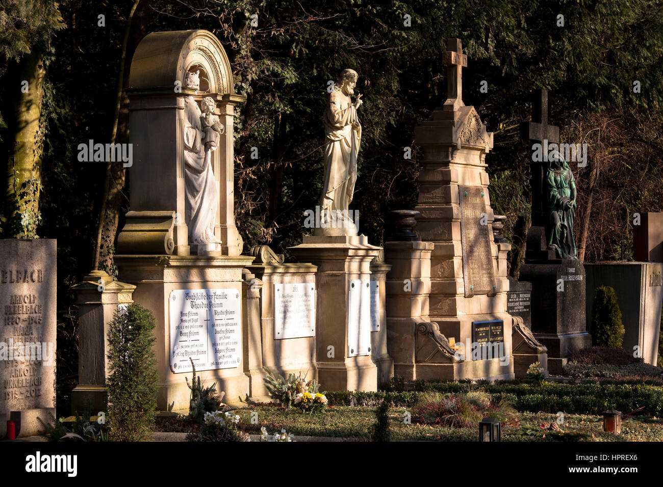 Europe, Germany, Cologne, old graves at the Melaten cemetery Stock ...