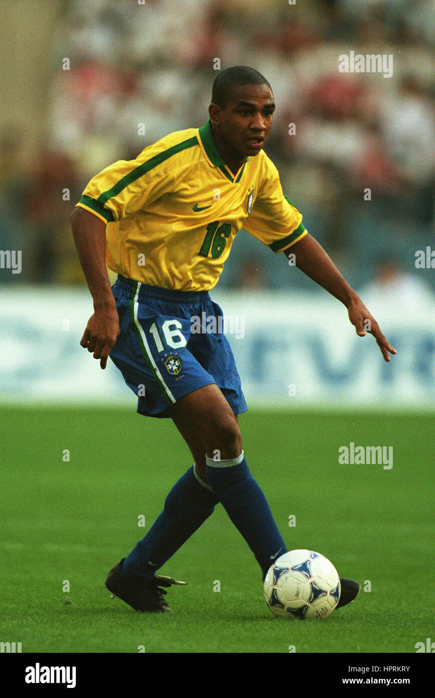 Denilson 1998 hi-res stock photography and images - Alamy