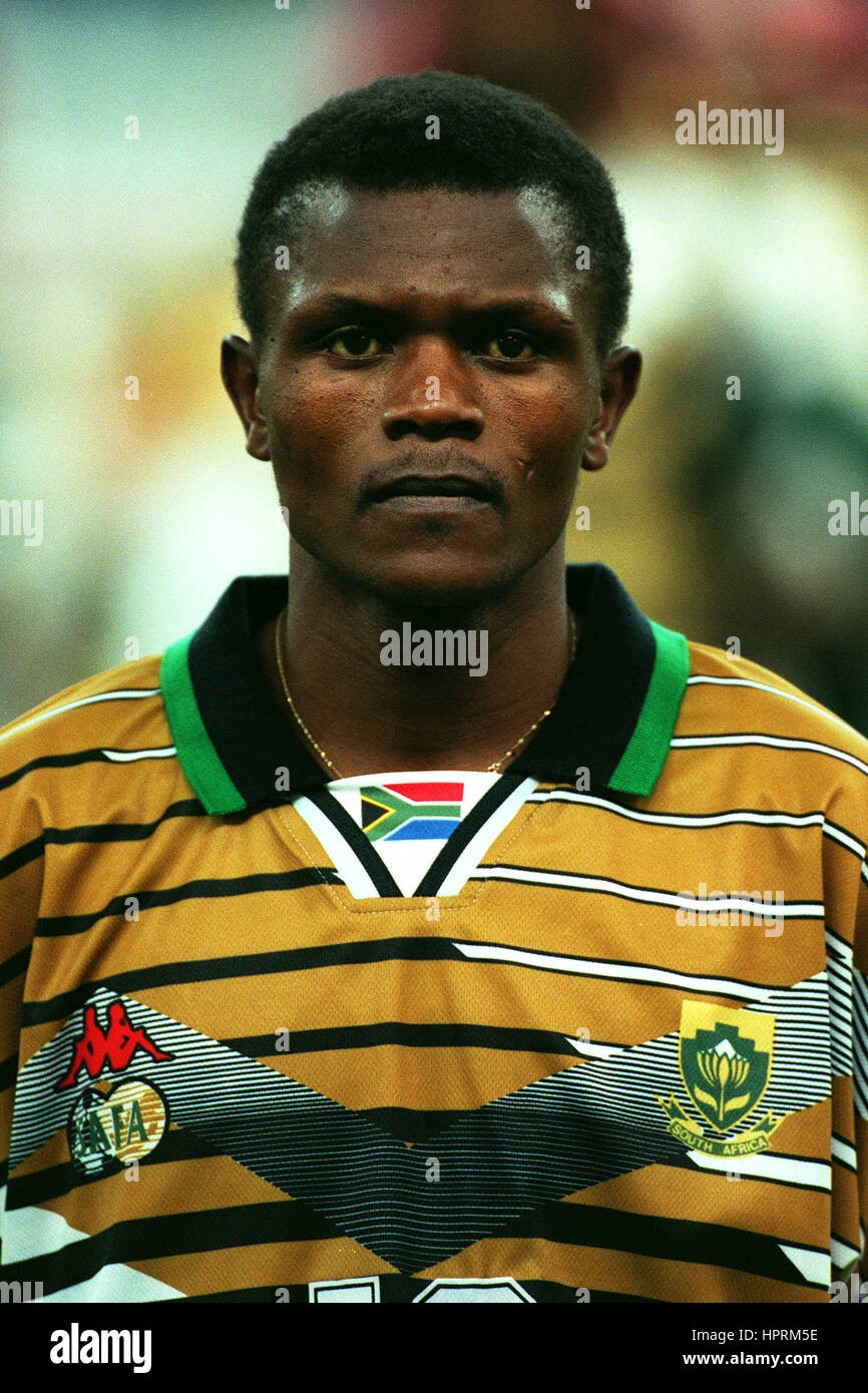 JOHN MOETI SOUTH AFRICA & ORLANDO PIRATES 08 January 1998 Stock Photo ...