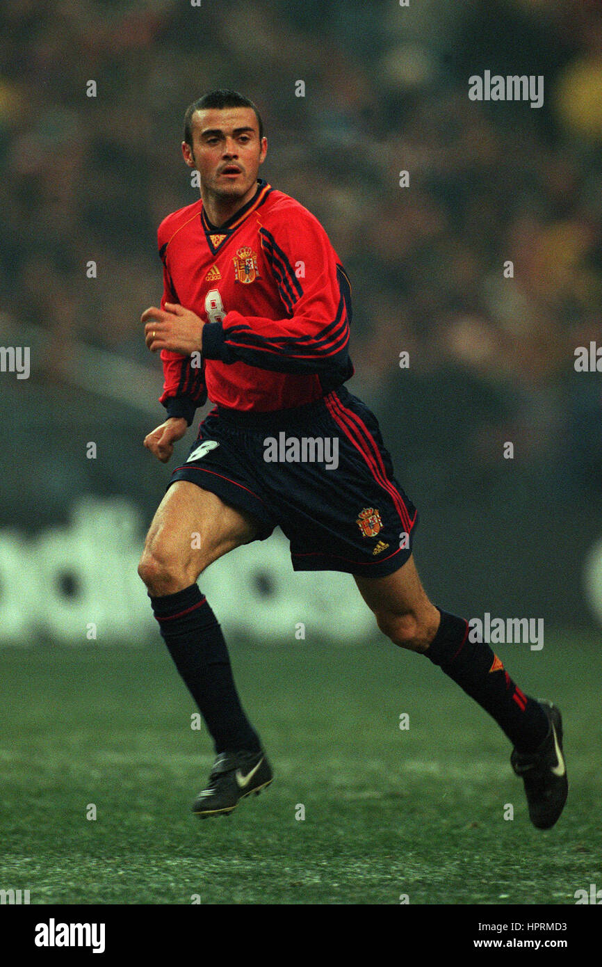 Barcelona fc 1998 hi-res stock photography and images - Alamy