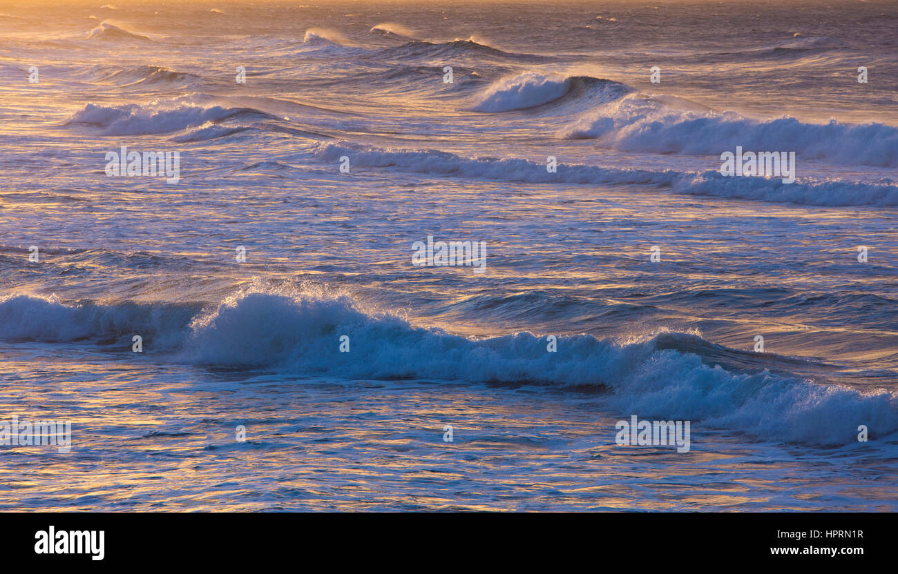View pacific ocean waves breaking hi-res stock photography and images ...