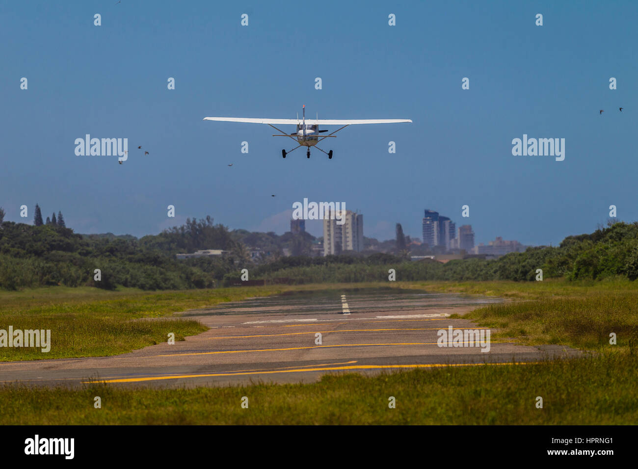Single prop plane hi-res stock photography and images - Alamy