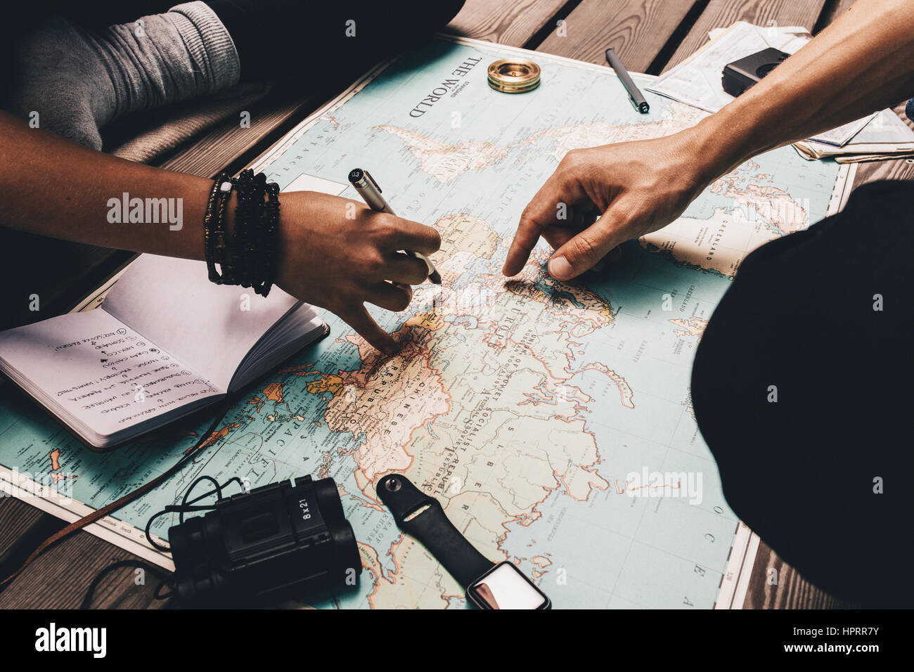 Man pointing at map hi-res stock photography and images - Alamy