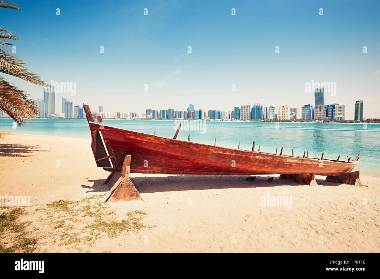 Traditional arabian boat on the beach in Abu Dhabi - United Arab ...