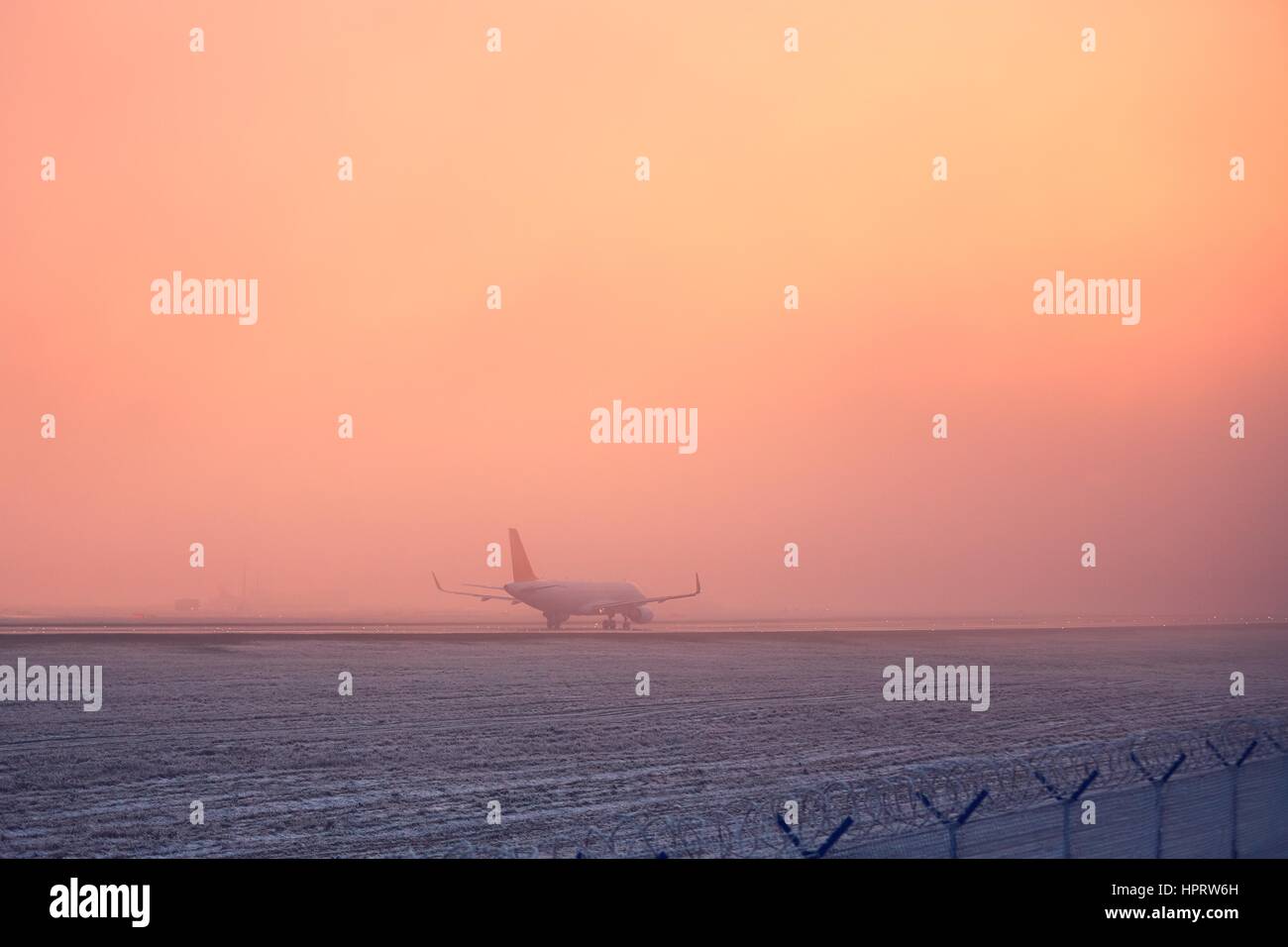Freezing fog airport airplane taking hi-res stock photography and ...