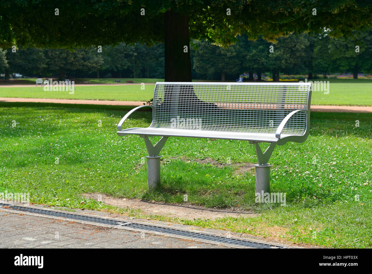 Garden bench in the park Stock Photo - Alamy
