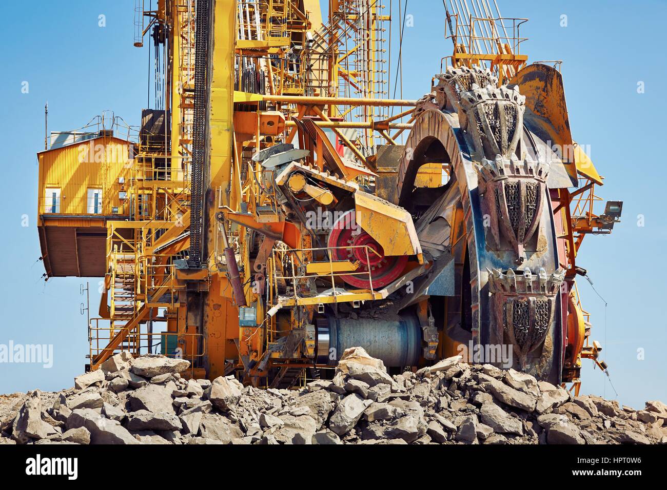 Huge mining machine in the coal mine Stock Photo - Alamy