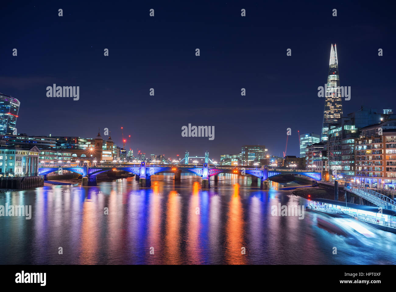 London River Thames night capture Stock Photo - Alamy