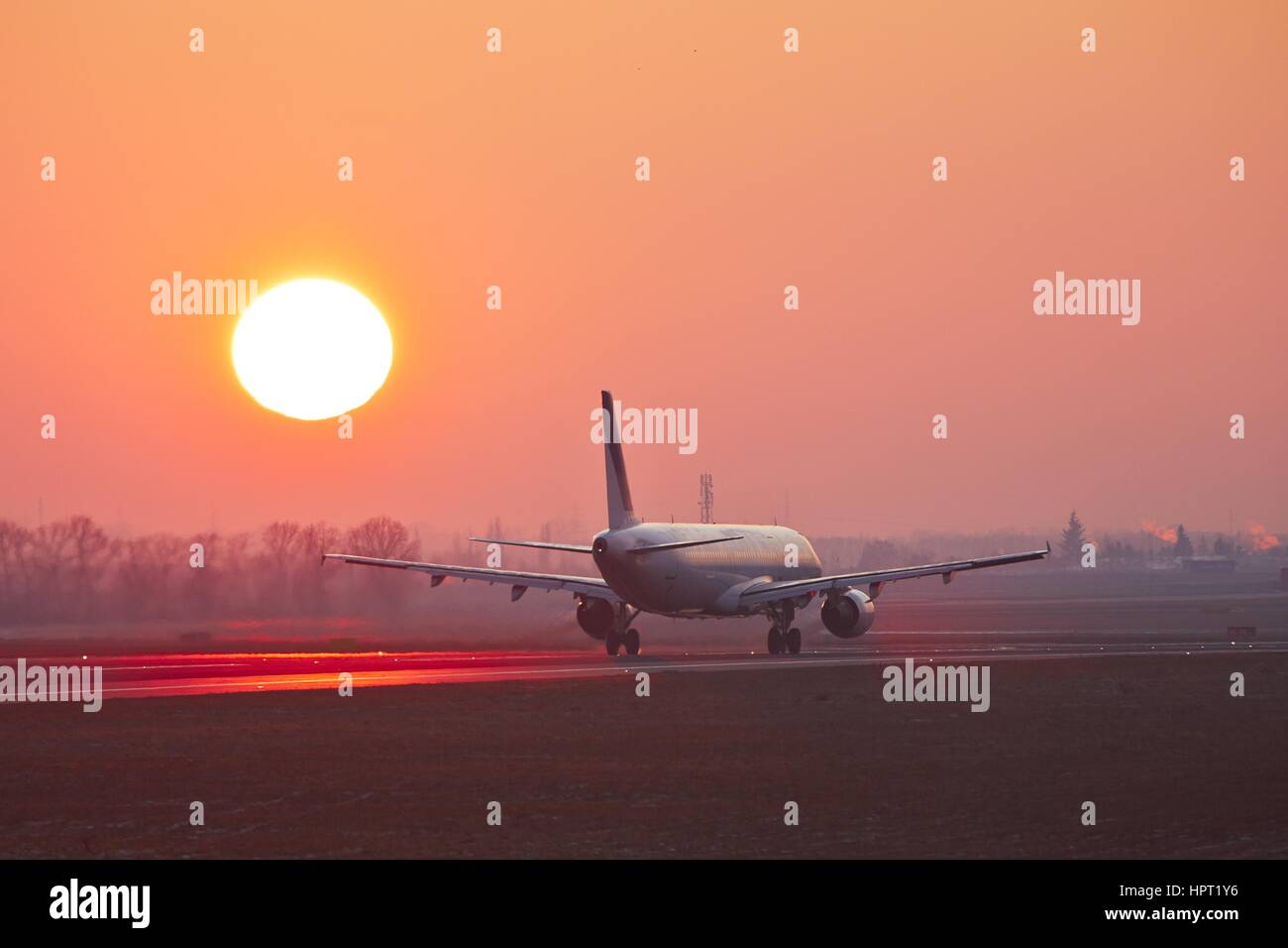 Airplane Taking Off Sunrise Stock Photos & Airplane Taking Off Sunrise ...