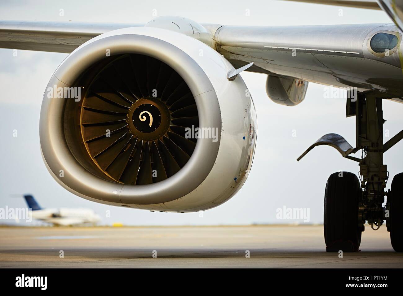 Airplane turbine hi-res stock photography and images - Alamy