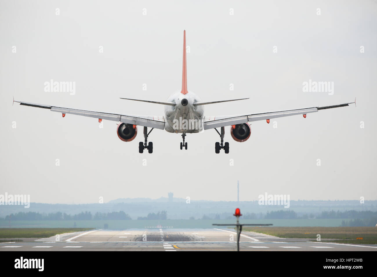 Airplane on runway hi-res stock photography and images - Alamy