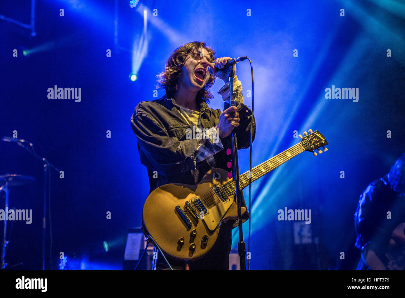 Peace concert hi-res stock photography and images - Alamy