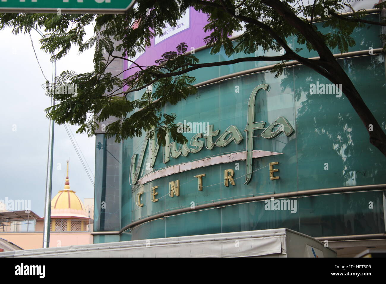 Mustafa Centre supermarket in Singapore Stock Photo - Alamy