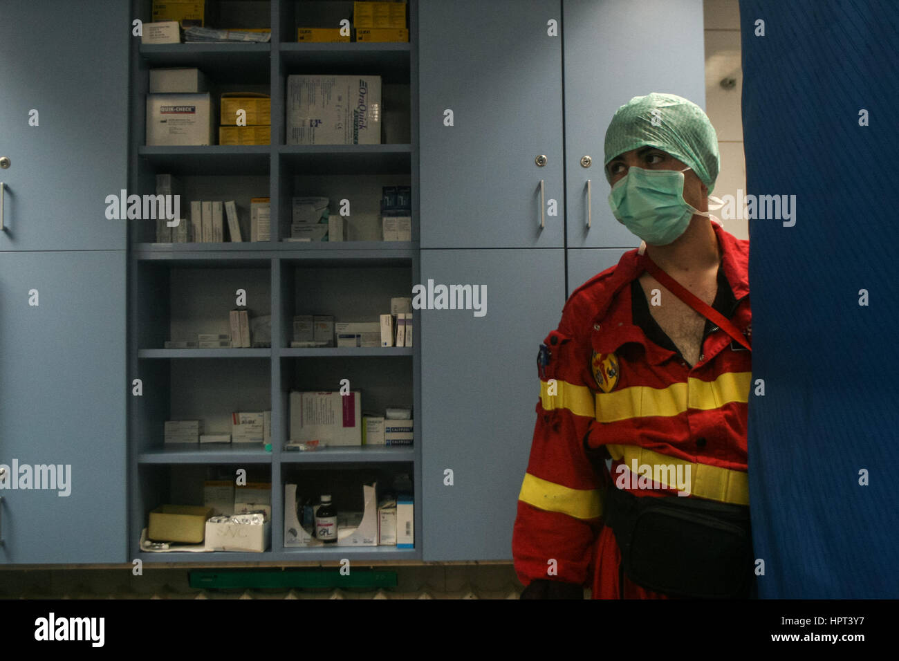 Doctor waiting room injury hi-res stock photography and images - Alamy