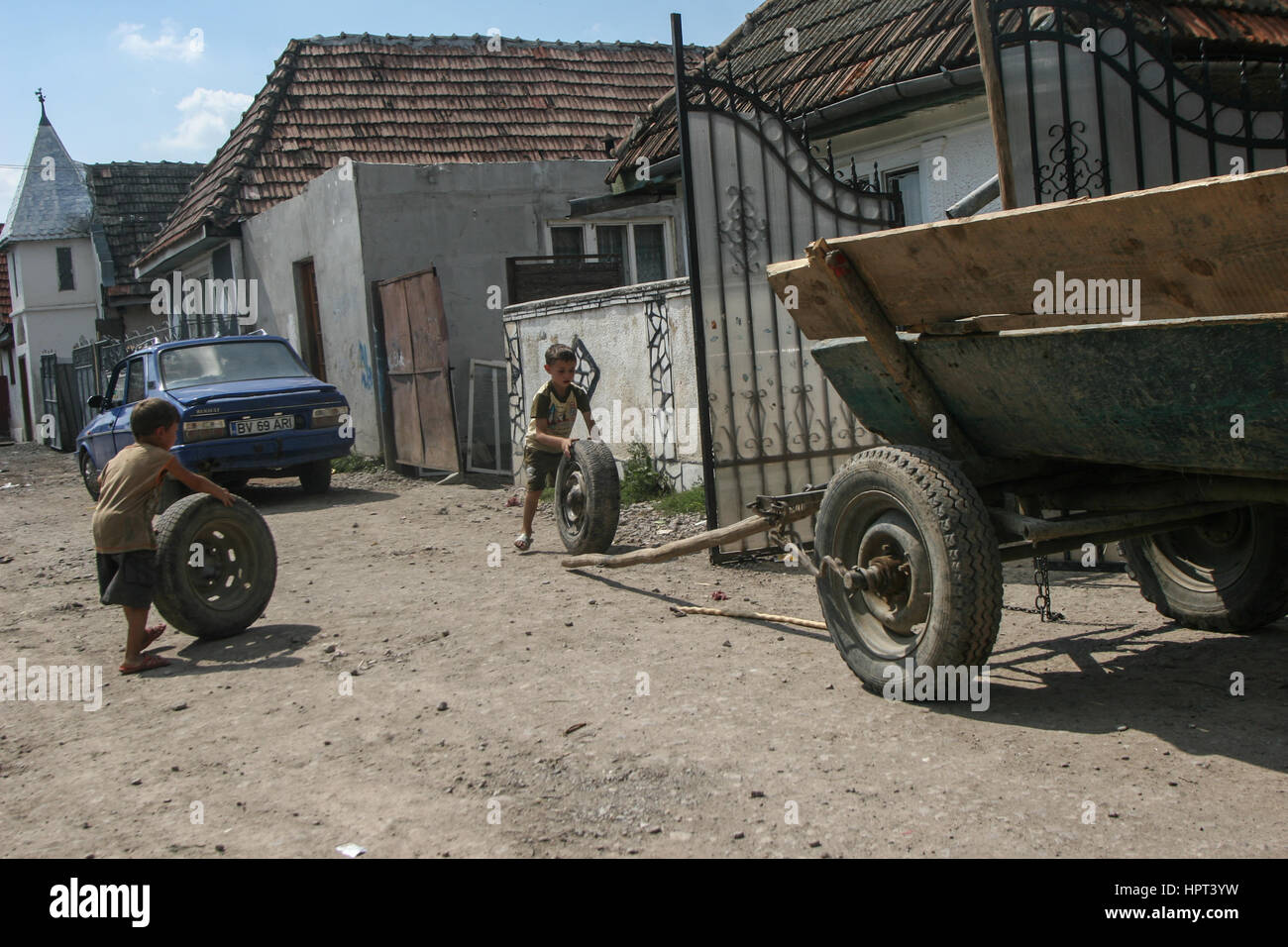 Romania street children hi-res stock photography and images - Alamy