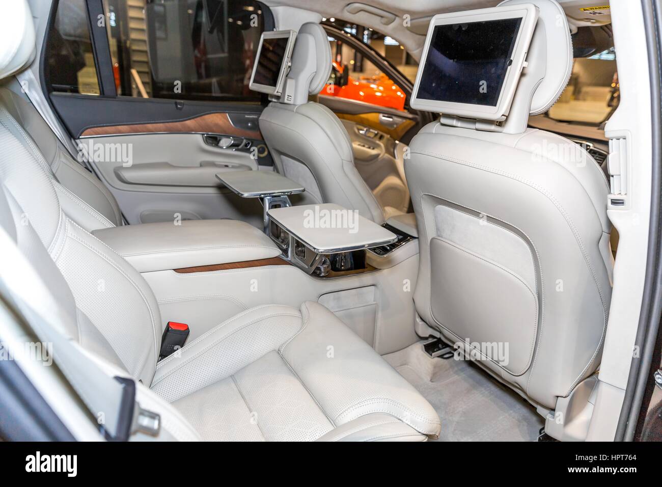 Chicago mccormick place interior hi-res stock photography and images ...