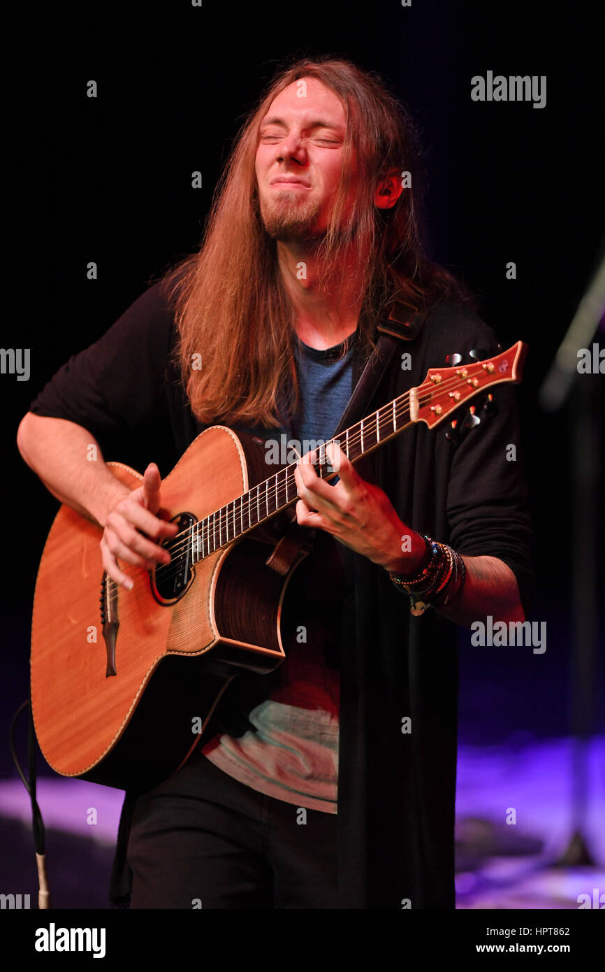 Fort Lauderdale, Florida, USA. 23rd Feb, 2017. Mike Dawes performs with ...