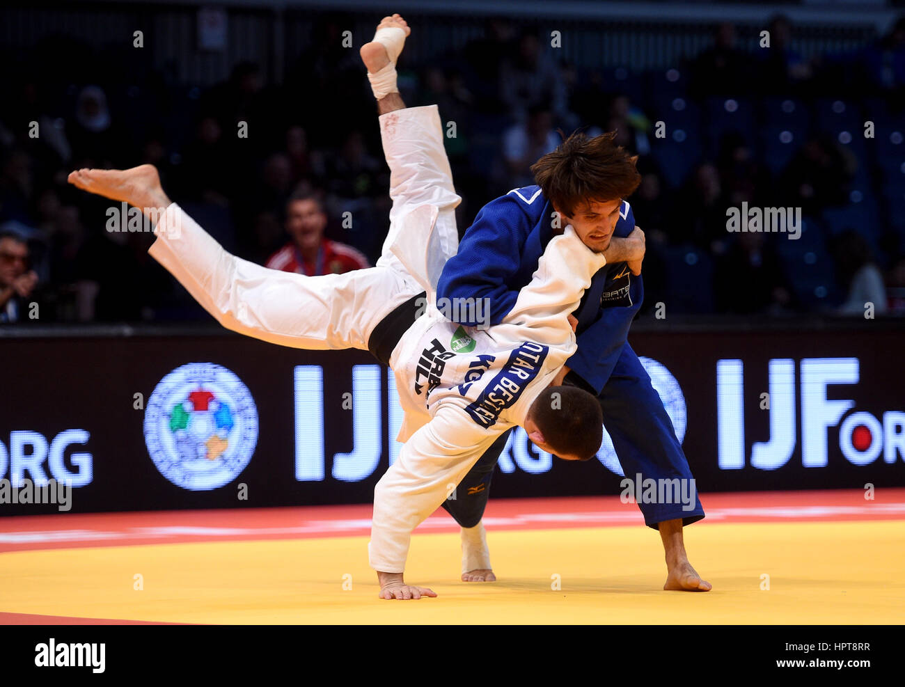 Duesseldorf, Germany. 24th Feb, 2017. Philip Graf (blue - Germany) and ...